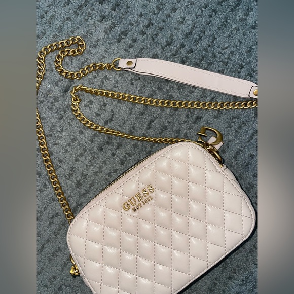 Guess | Bags | Guess Purse | Poshmark